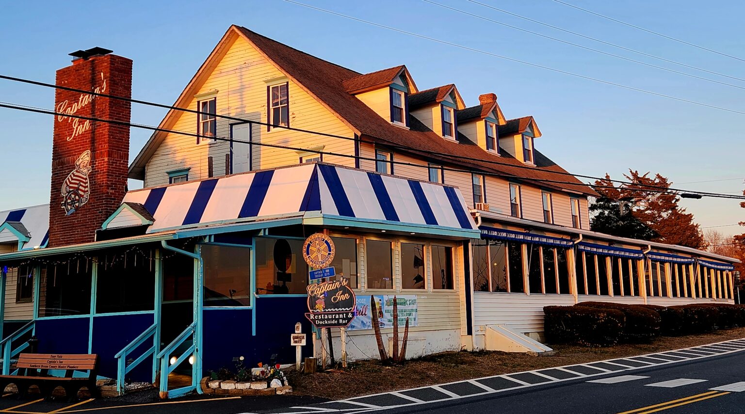 Dine-In: Captain’s Inn Brings Sense of Nostalgic Dining, Great Food to ...